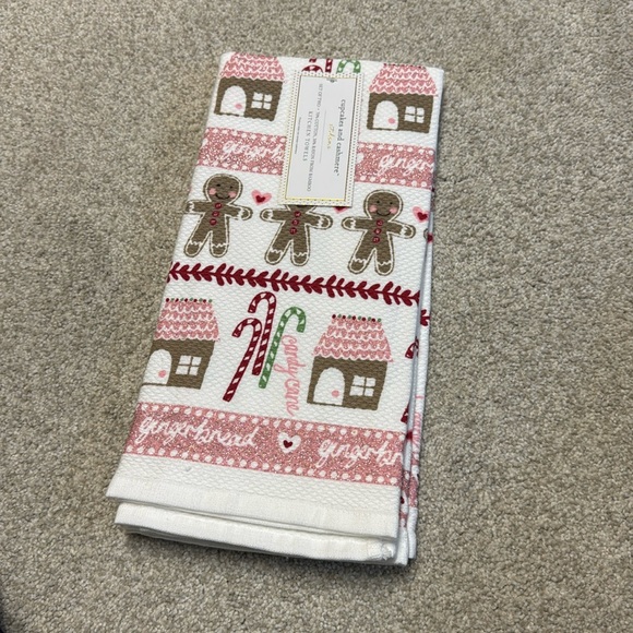 cupcakes & cashmere | Kitchen | Cupcakes And Cashmere Kitchen Towels ...